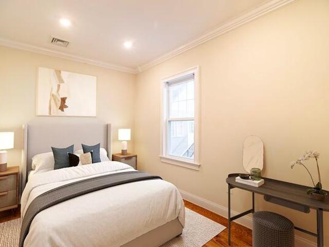 Queen bedroom in 4 bed/1.5 bath home in Somerville #1798 D