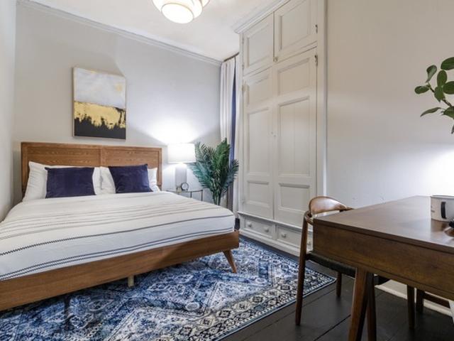 Queen bedroom in 4 bed/1 bath home in Chelsea #323 C