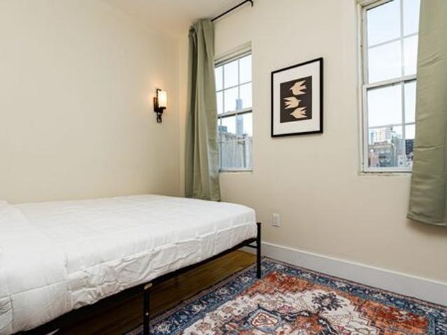 Queen bedroom in 4 bed/1 bath home in Clinton Hill #1803 B