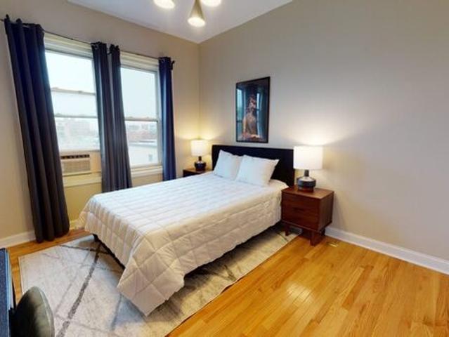 Queen bedroom in 4 bed/1 bath home in Allston #442 D