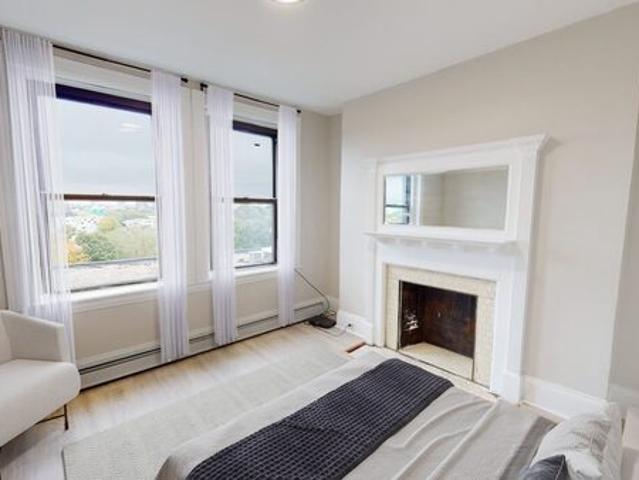 Queen bedroom in 4 bed/1 bath home in Allston #1421 B