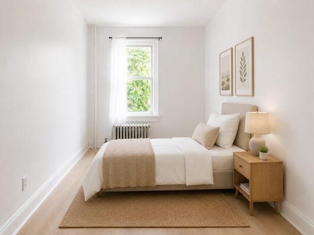 Queen bedroom in 4 bed/1 bath home in Sunset Park #1876 C