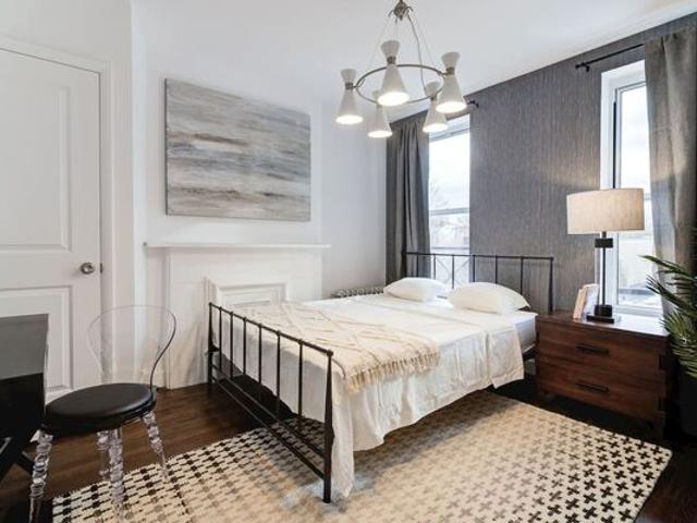 Queen bedroom in 4 bed/1 bath home in Prospect Heights #170 C