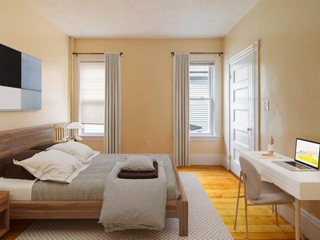 Queen bedroom in 4 bed/1 bath home in Roxbury #1295 B