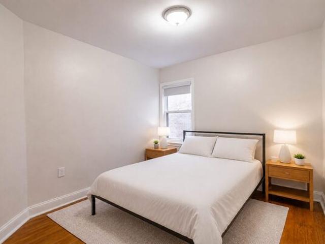 Queen bedroom in 4 bed/1 bath home in Roxbury #1875 B
