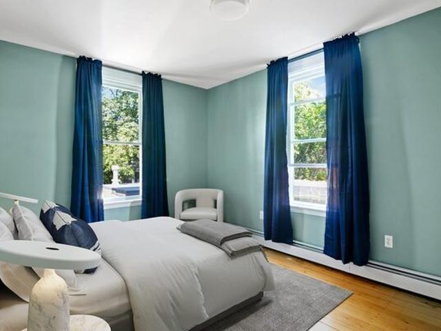 Queen bedroom in 4 bed/2 bath home in Central Square Cambridge #1323 D