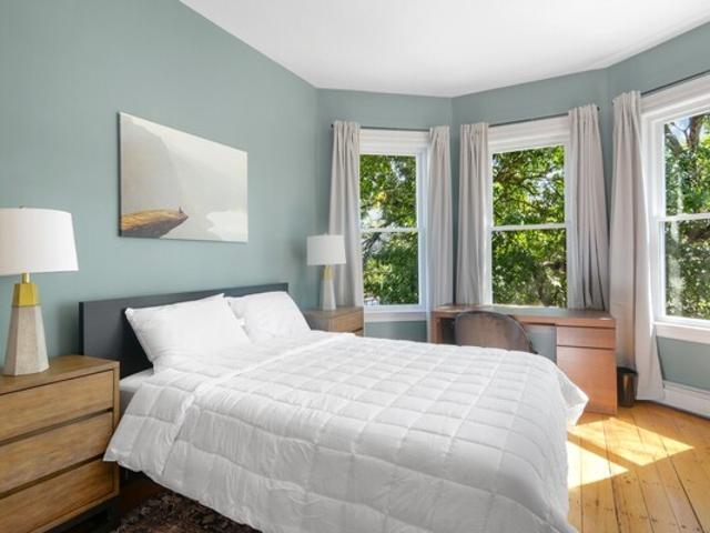 Queen bedroom in 4 bed/2 bath home in Central Square Cambridge #588 A