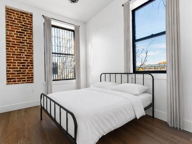Queen bedroom in 4 bed/2 bath home in Crown Heights #1728 A