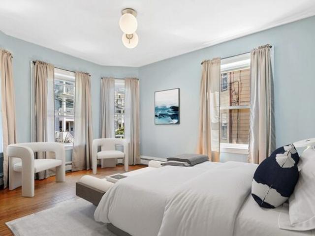 Queen bedroom in 4 bed/2 bath home in Allston #421 A