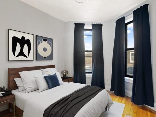 Queen bedroom in 4 bed/2 bath home in Allston #535 A