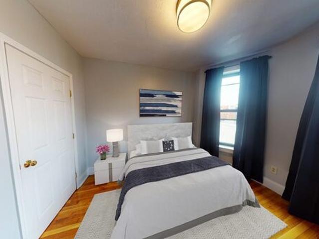 Queen bedroom in 4 bed/2 bath home in Allston #536 A
