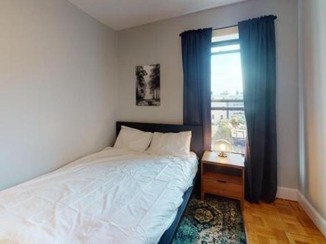 Queen bedroom in 4 bed/2 bath home in Allston #536 D