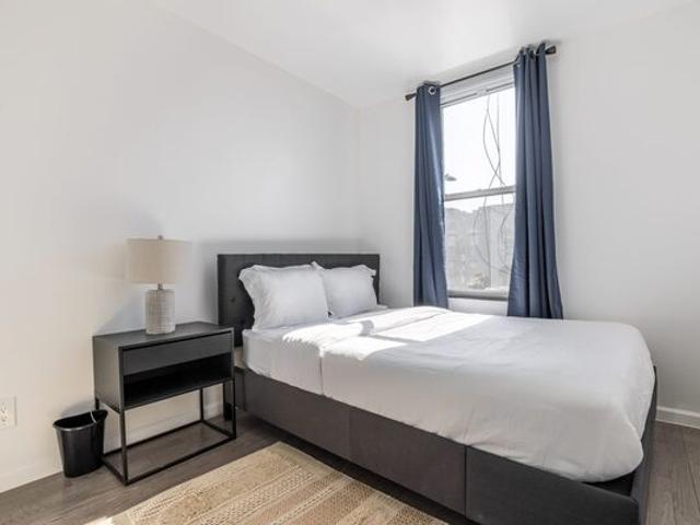 Queen bedroom in 4 bed/2 bath home in Astoria #978 D