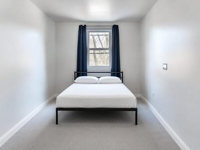 Queen bedroom in 4 bed/2 bath home in Astoria #979 A