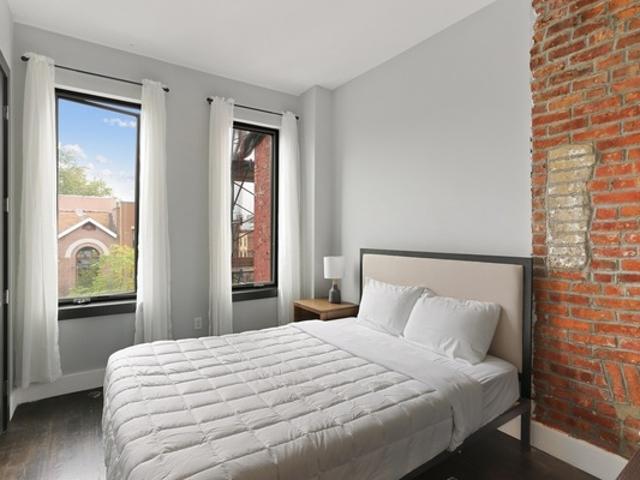 Queen bedroom in 4 bed/2 bath home in Bedford Stuyvesant #733 B