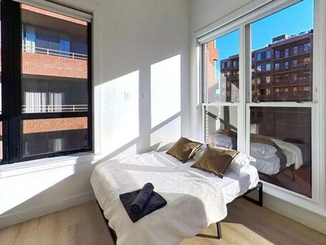 Queen bedroom in 4 bed/2 bath home in Dupont Circle #1907 C