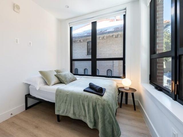 Queen bedroom in 4 bed/2 bath home in Dupont Circle #1908 D