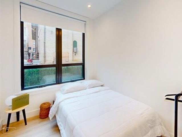 Queen bedroom in 4 bed/2 bath home in Dupont Circle #1902 A