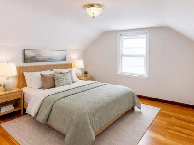 Queen bedroom in 4 bed/2 bath home in East Cambridge #1810 C
