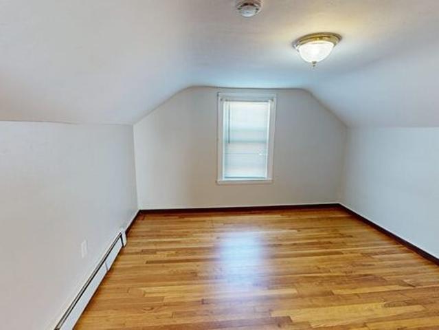 Queen bedroom in 4 bed/2 bath home in East Cambridge #1810 D