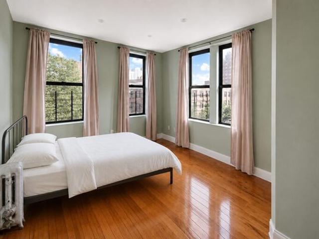 Queen bedroom in 4 bed/2 bath home in East Harlem #701 B