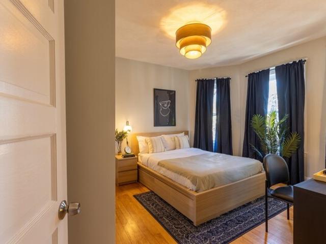 Queen bedroom in 4 bed/2 bath home in Savin Hill #330 D