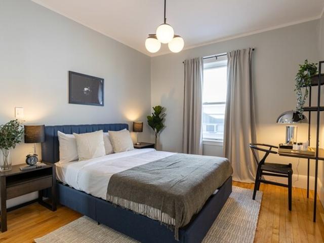 Queen bedroom in 4 bed/2 bath home in Savin Hill #331 B
