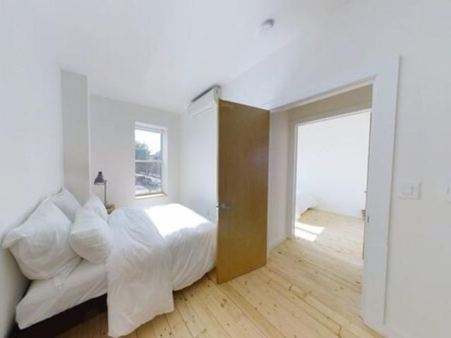 Queen bedroom in 4 bed/2 bath home in Prospect Lefferts Gardens #1840 C