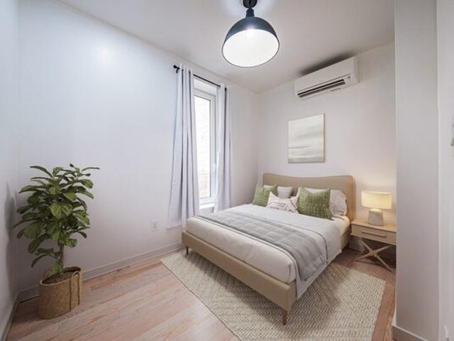 Queen bedroom in 4 bed/4 bath home in Ditmas Park #1893 B