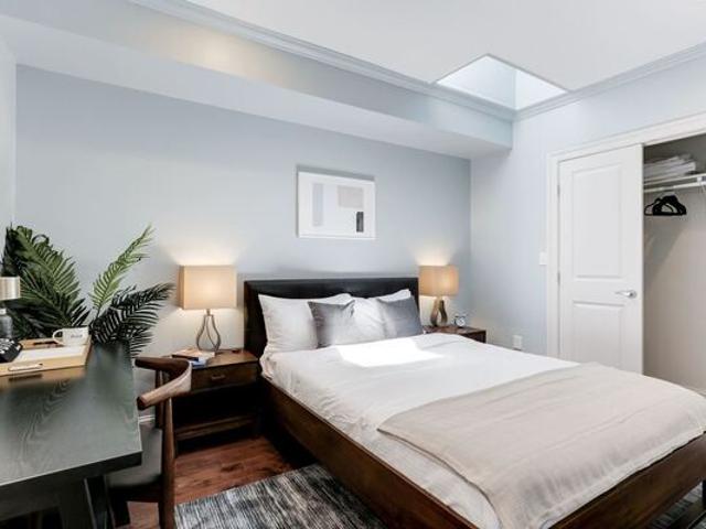 Queen bedroom in 5 bed/3.5 bath home in Capitol Hill #105 2D