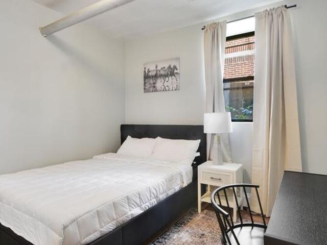 Queen bedroom in 5 bed/3 bath home in Brighton #603 A