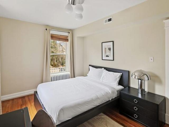 Queen bedroom in 5 bed/3 bath home in Brookland #866 B