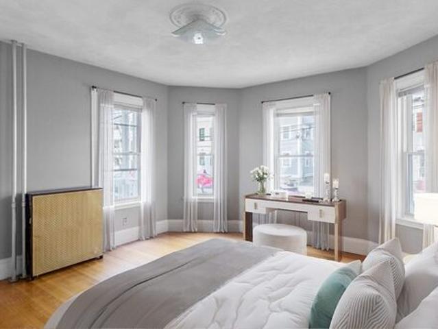 Queen bedroom in 5 bed/1 bath home in Somerville #1701 A