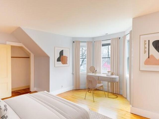 Queen bedroom in 5 bed/2.5 bath home in Newton Corner #1463 A