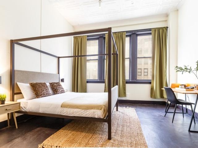 Queen bedroom in 5 bed/2 bath home in Chelsea #335 B