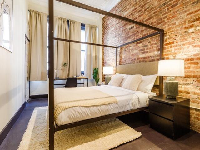 Queen bedroom in 5 bed/2 bath home in Chelsea #335 D