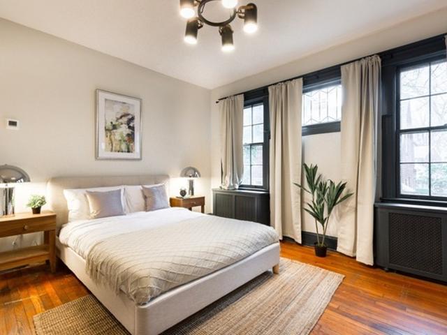 Queen bedroom in 5 bed/2 bath home in Cleveland Park #333 B