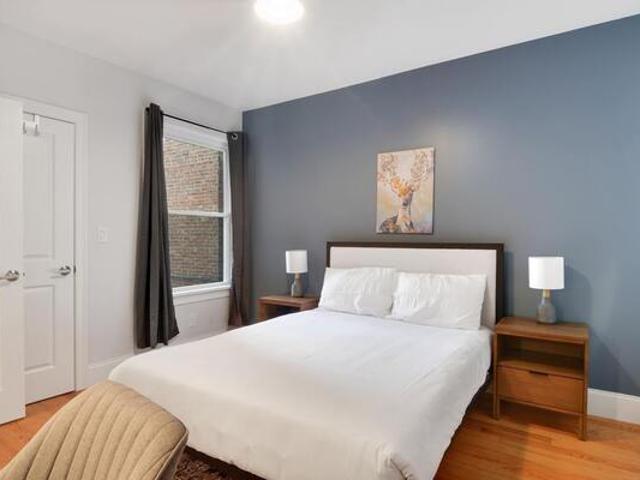 Queen bedroom in 5 bed/2 bath home in Allston #680 D