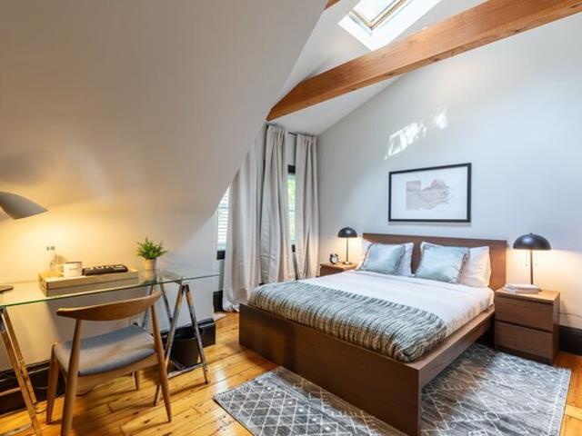 Queen bedroom in 5 bed/2 bath home in Allston #234 C