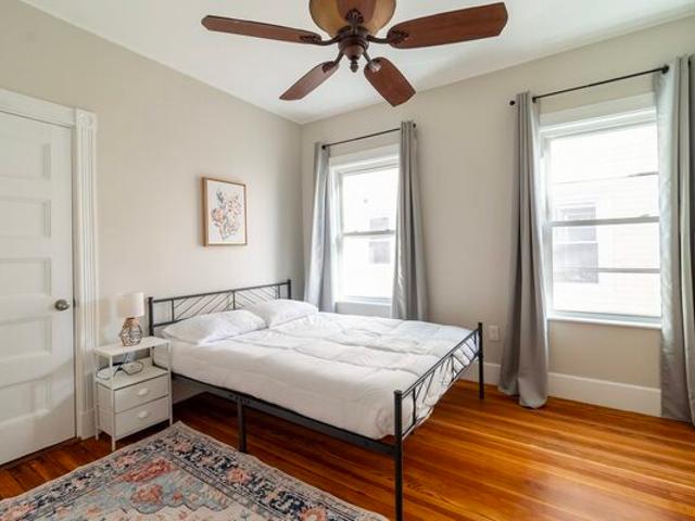 Queen bedroom in 5 bed/2 bath home in Brookline #1799 D