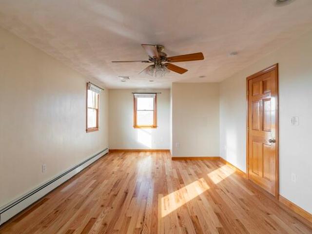 Queen bedroom in 5 bed/2 bath home in Medford #1834 D