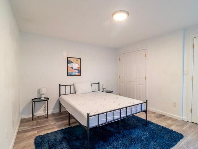 Queen bedroom in 5 bed/2 bath home in South Boston #1752 D