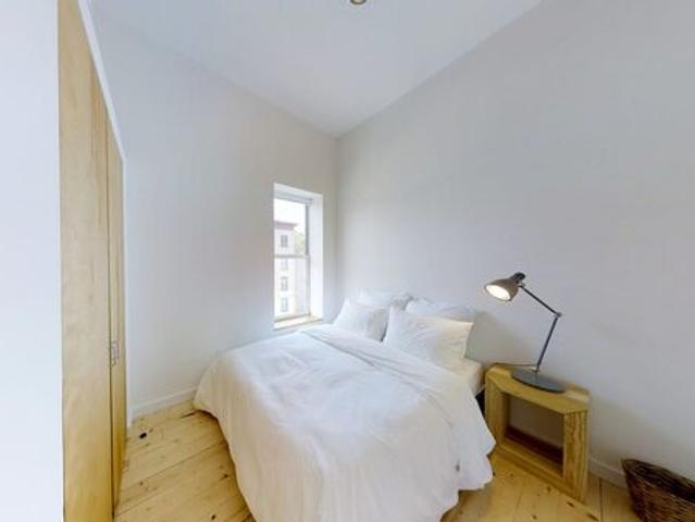 Queen bedroom in 5 bed/2 bath home in Prospect Lefferts Gardens #1842 C