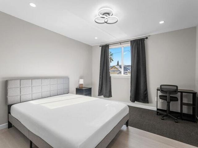 Queen bedroom in 5 bed/5 bath home in Boyle Heights #1829 B