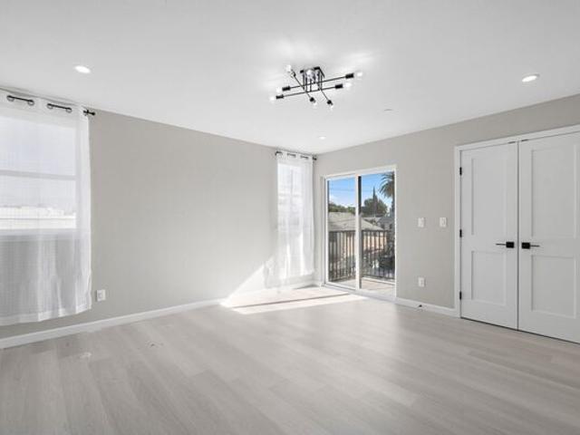 Queen bedroom in 5 bed/5 bath home in Boyle Heights #1829 D