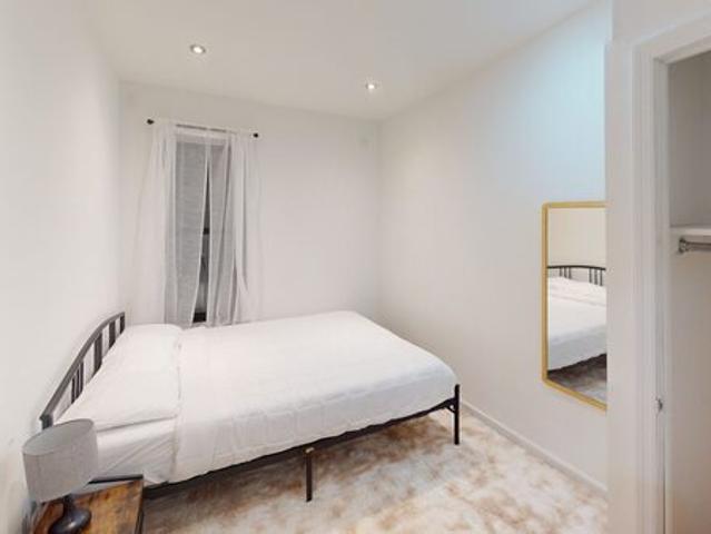 Queen bedroom in 6 bed/3 bath home in Upper West Side #1791 B
