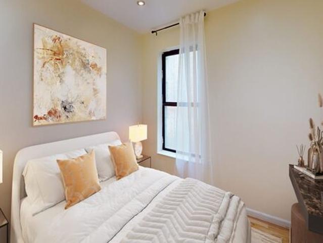 Queen bedroom in 6 bed/3 bath home in Upper West Side #1796 E