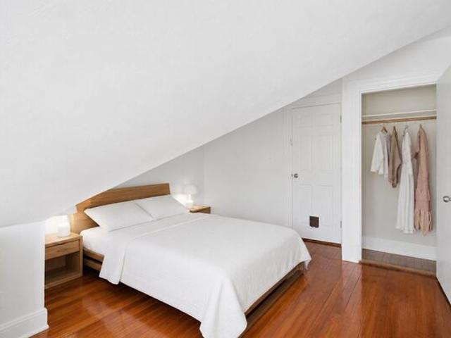 Queen bedroom in 6 bed/2 bath home in Allston #539 F