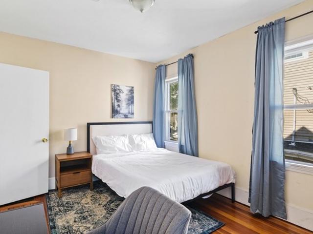 Queen bedroom in 6 bed/2 bath home in Allston #726 D