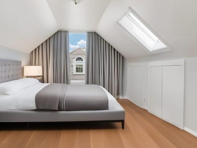 Queen bedroom in 6 bed/2 bath home in Allston #726 F